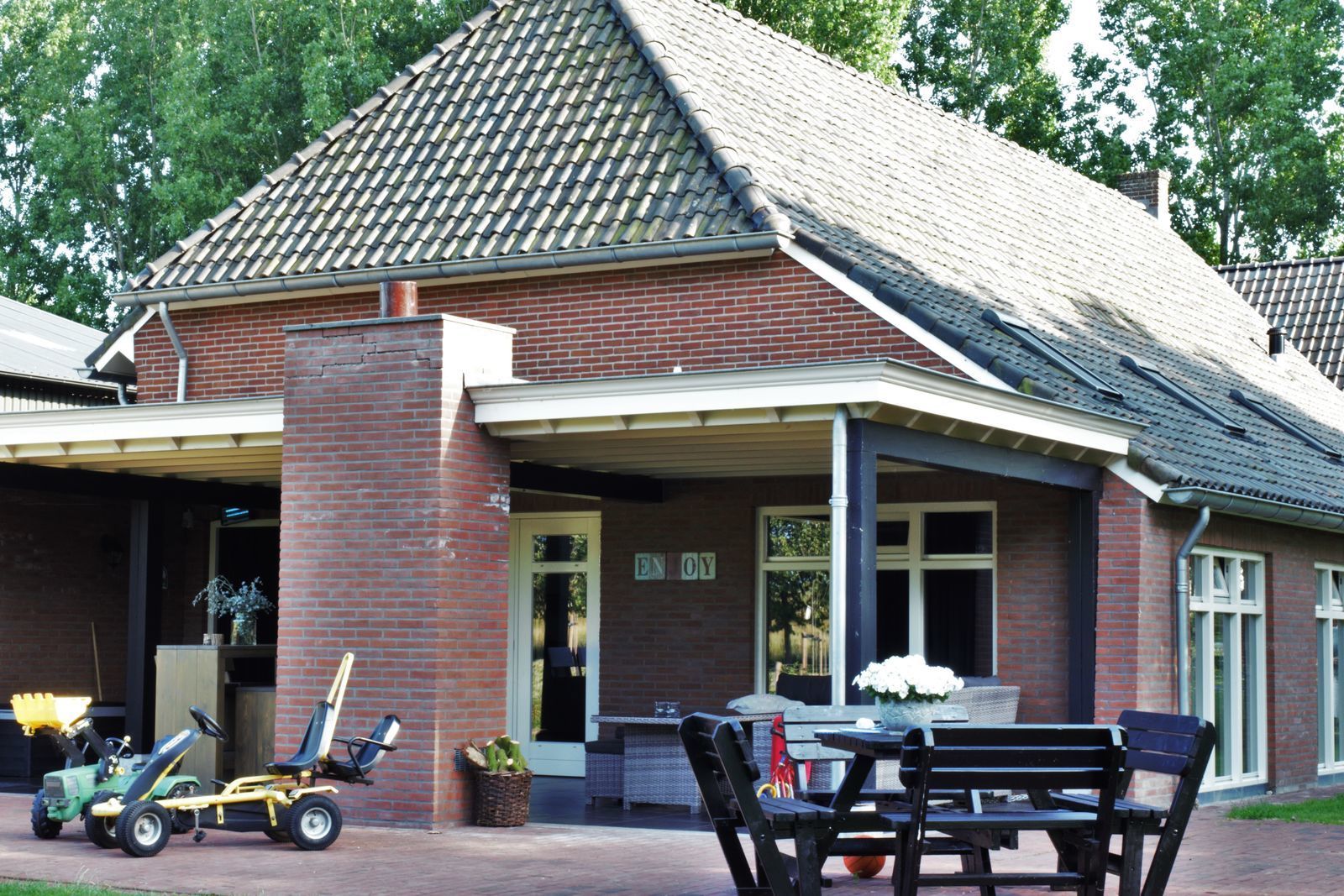 MEGEN MEG-1434 (12 personen) Noord-Brabant (Nederland) - GROEPEN.NL